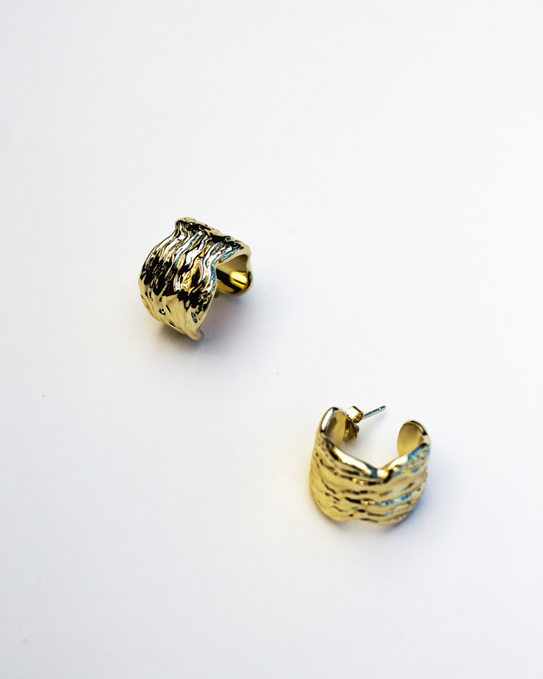 F&H STUDIOS - Oyster Shell Hoops – tomE MAY